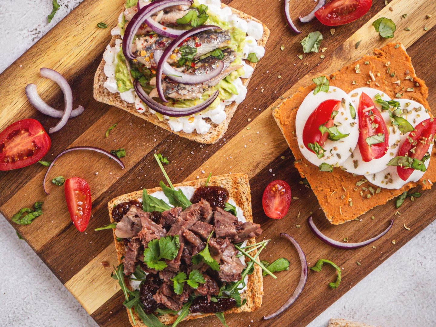 Inspirace na rychlou večeři – obložený toust 3x jinak | Aktin recepty