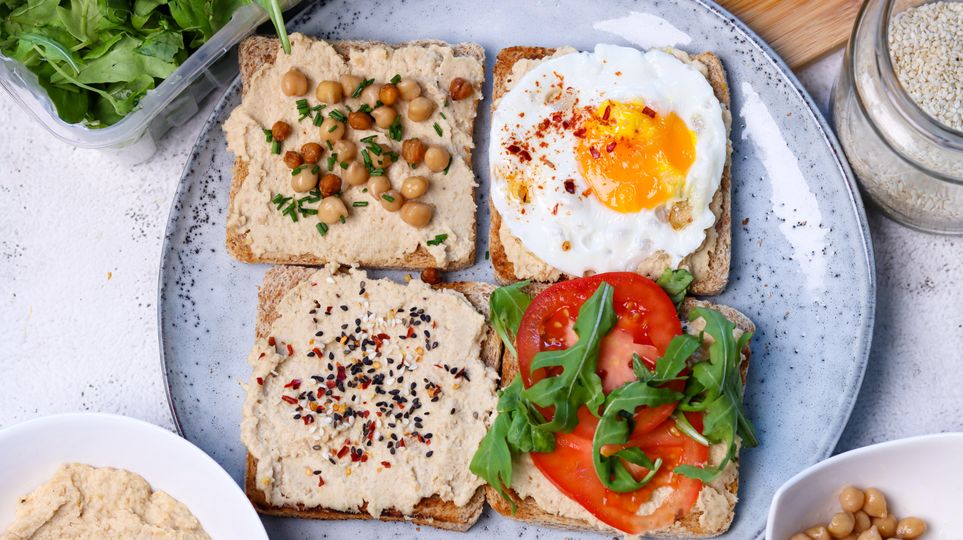 Hummus toast 4x jinak | Aktin recepty